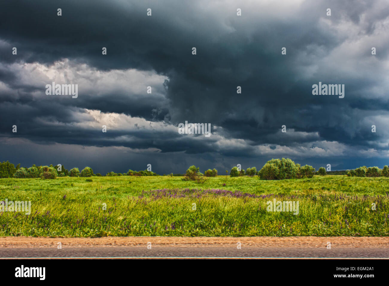 Thunder and lightning on the field hi-res stock photography and images ...