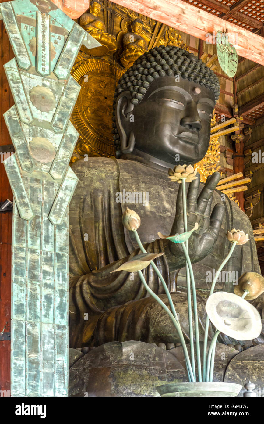 The Great Buddha (Daibutsu-Den) at Todai-ji temple in Nara, Japan Stock ...