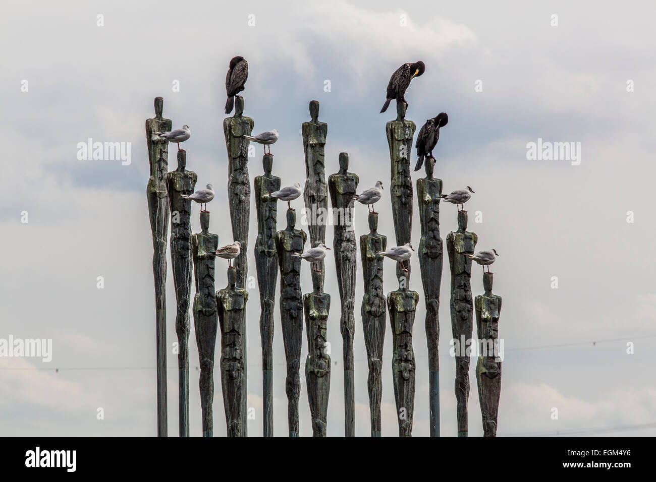 Birds on a sculpture Stock Photo - Alamy