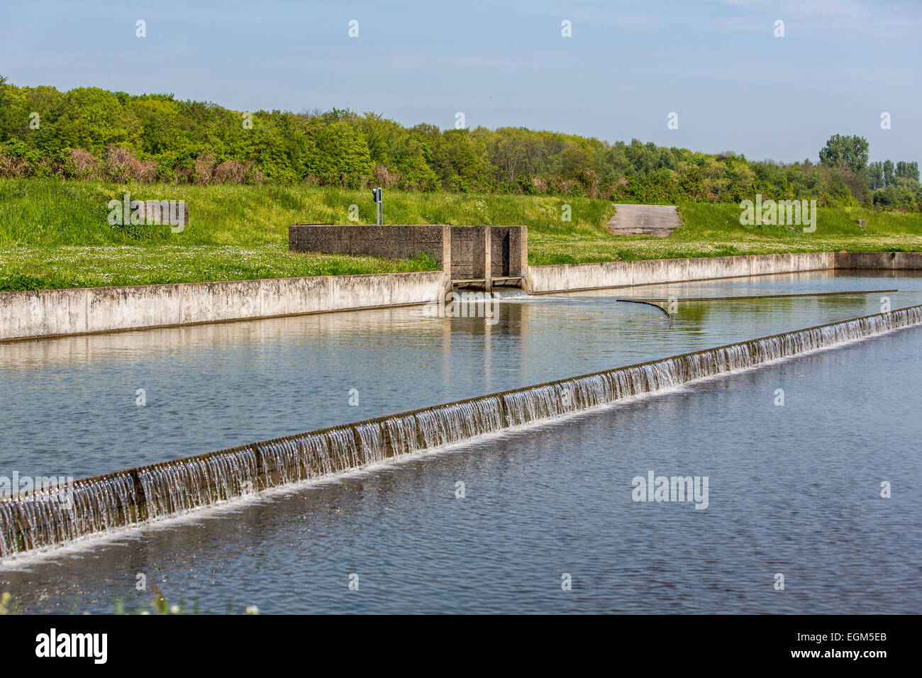 Waterworks, filtering water from river Ruhr, to prepare drinking water ...