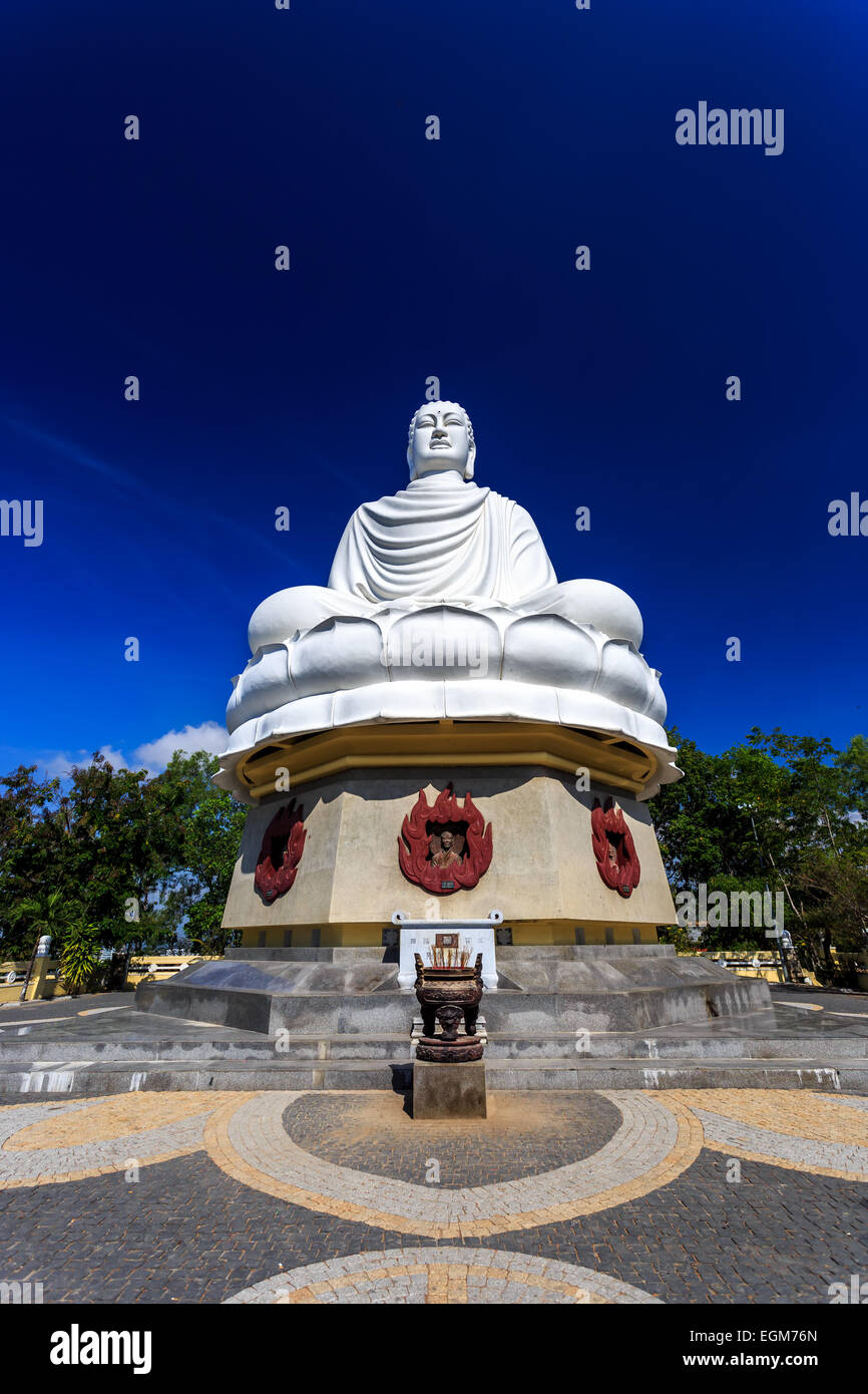 White Buddha Statue at Long Son Pagoda in Nha Trang, Vietnam Stock ...
