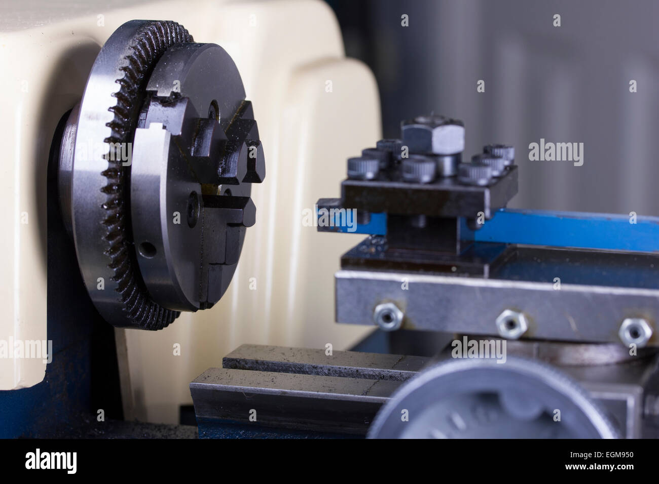 Lathe machine shop hi-res stock photography and images - Alamy