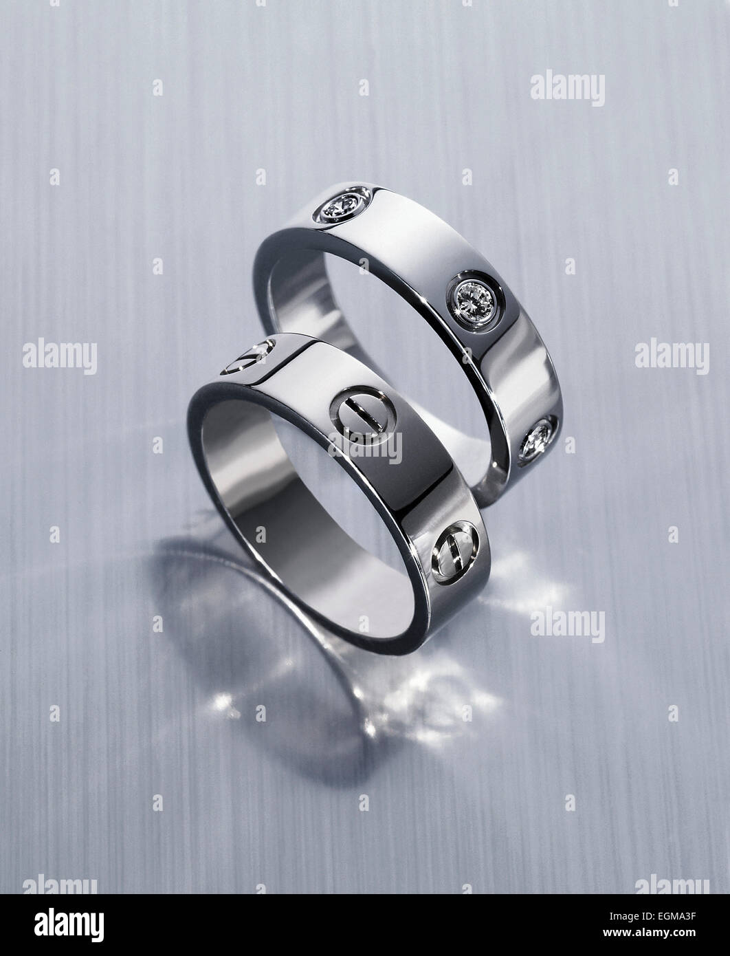 Silver rings hi-res stock photography and images - Alamy