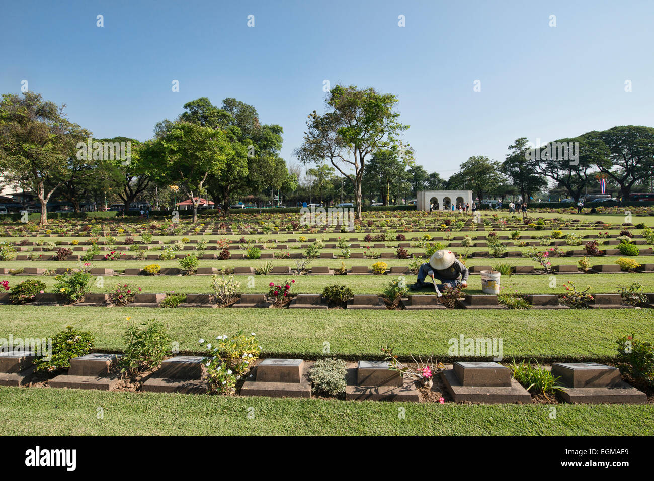 Gravestones at the Kanchanaburi War Cemetery remembering Commonwealth ...