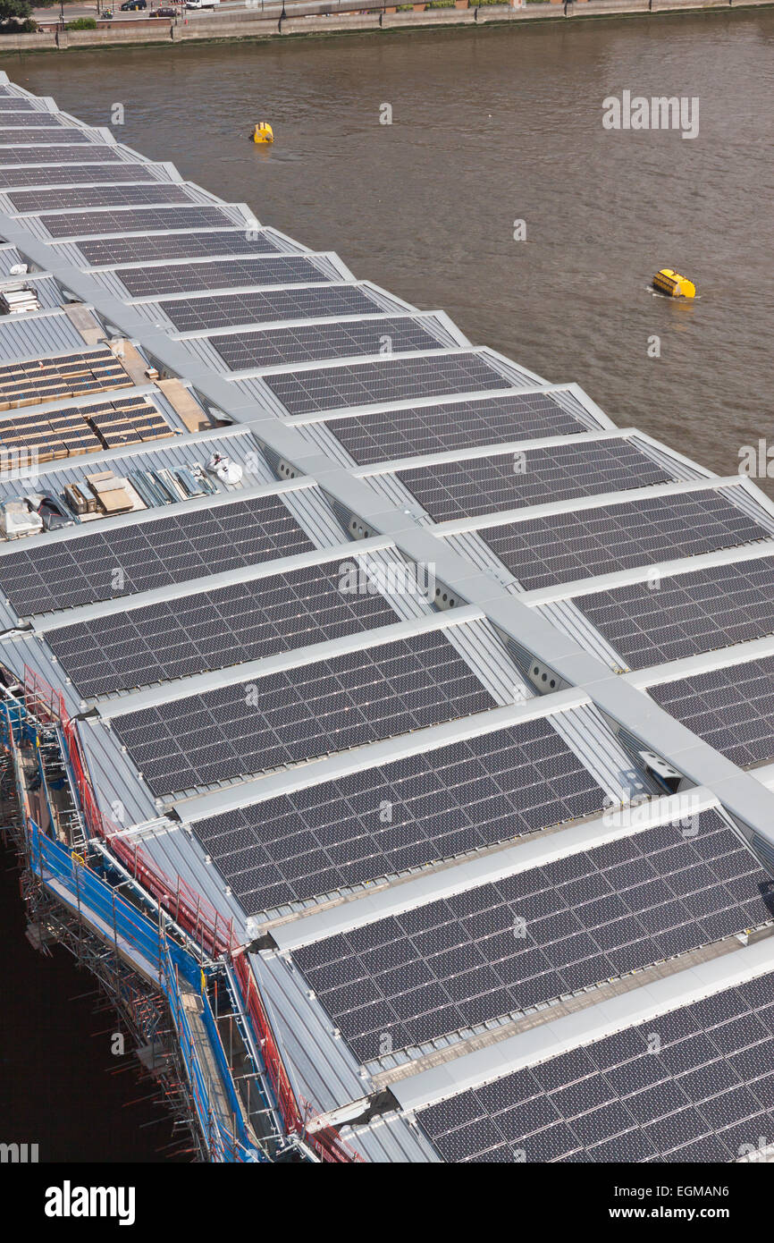 Blackfriars bridge solar hi-res stock photography and images - Alamy