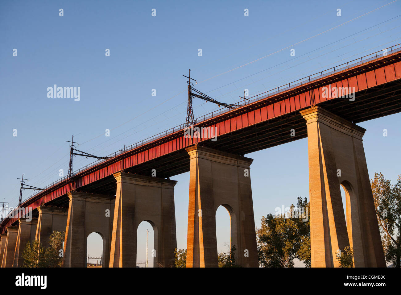 Hell gate bridge hi-res stock photography and images - Alamy