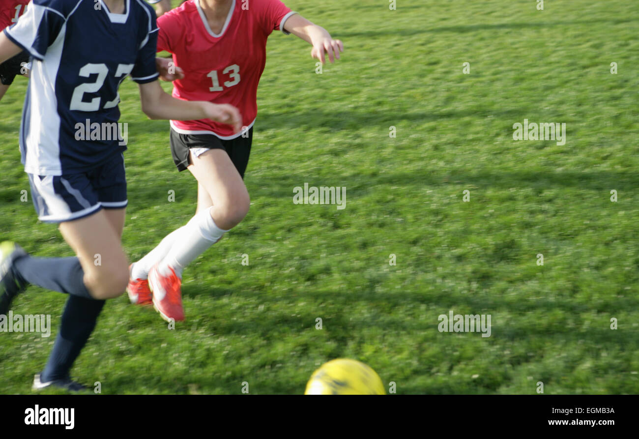 Soccer playing girls hi-res stock photography and images - Alamy