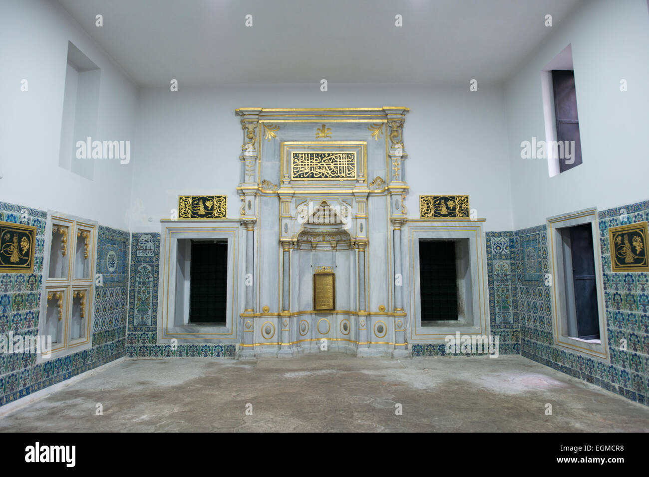 Topkapi Palace Harem Mosque Istanbul Türkiye // ISTANBUL, Turkey ...