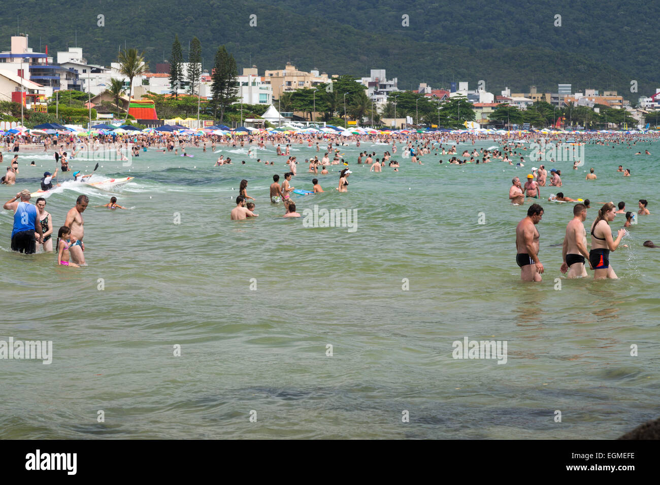 People enjoying the beach at Praia de Bombas, Bombinhas, Santa Catarina ...