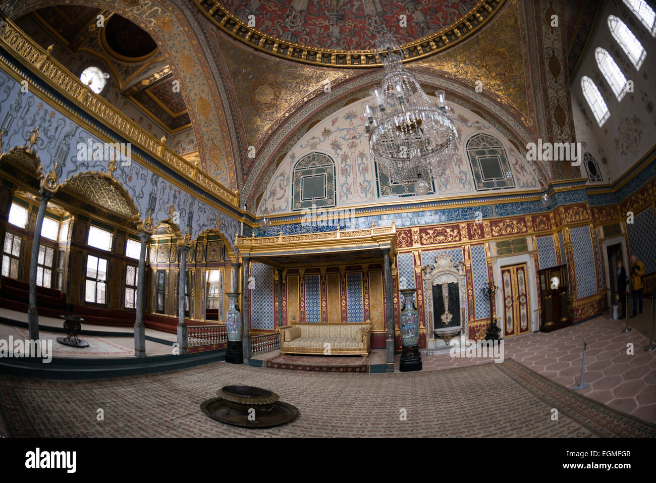 Throne room topkapi palace hi-res stock photography and images - Alamy