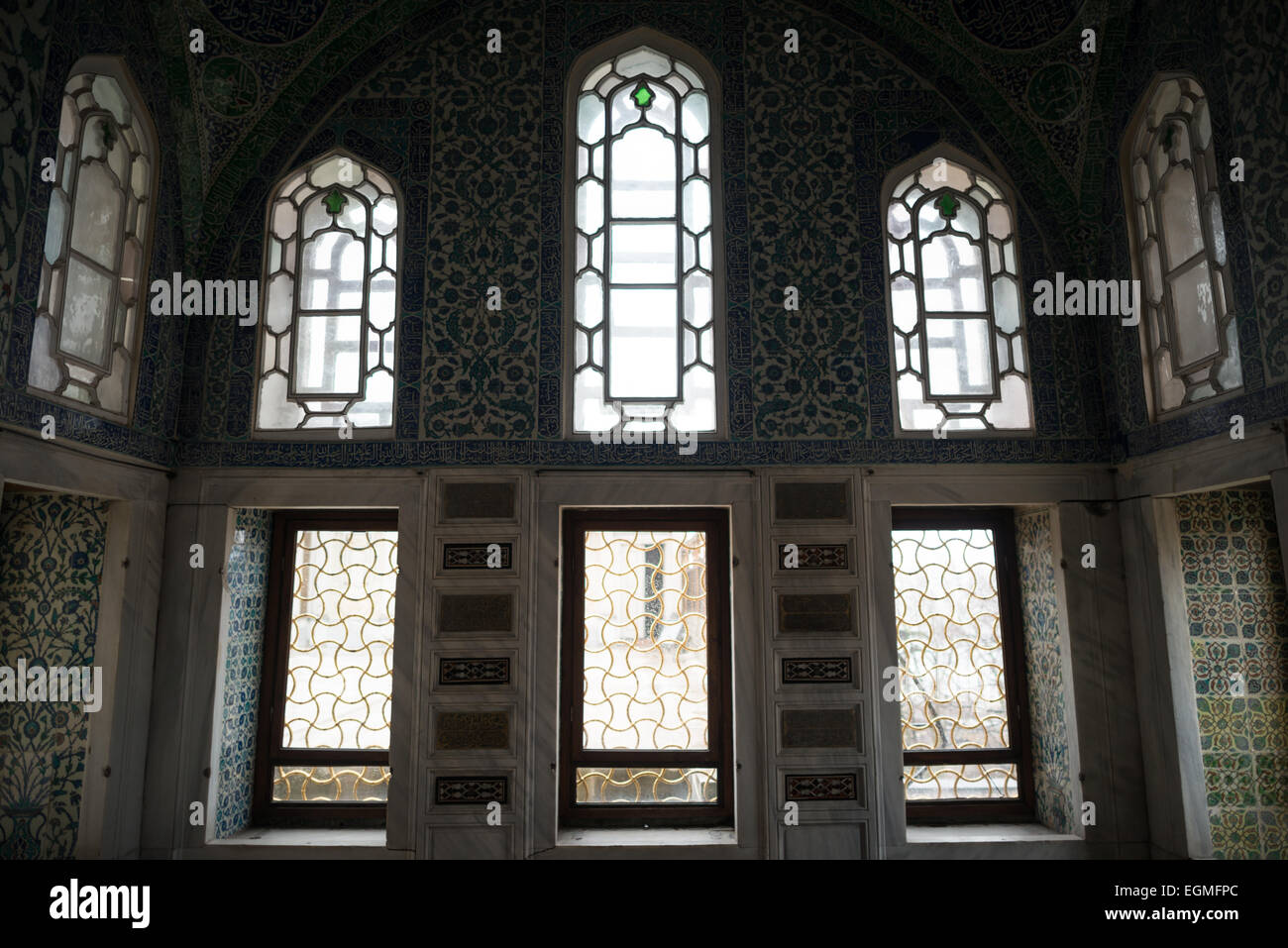 Privy chamber hi-res stock photography and images - Alamy