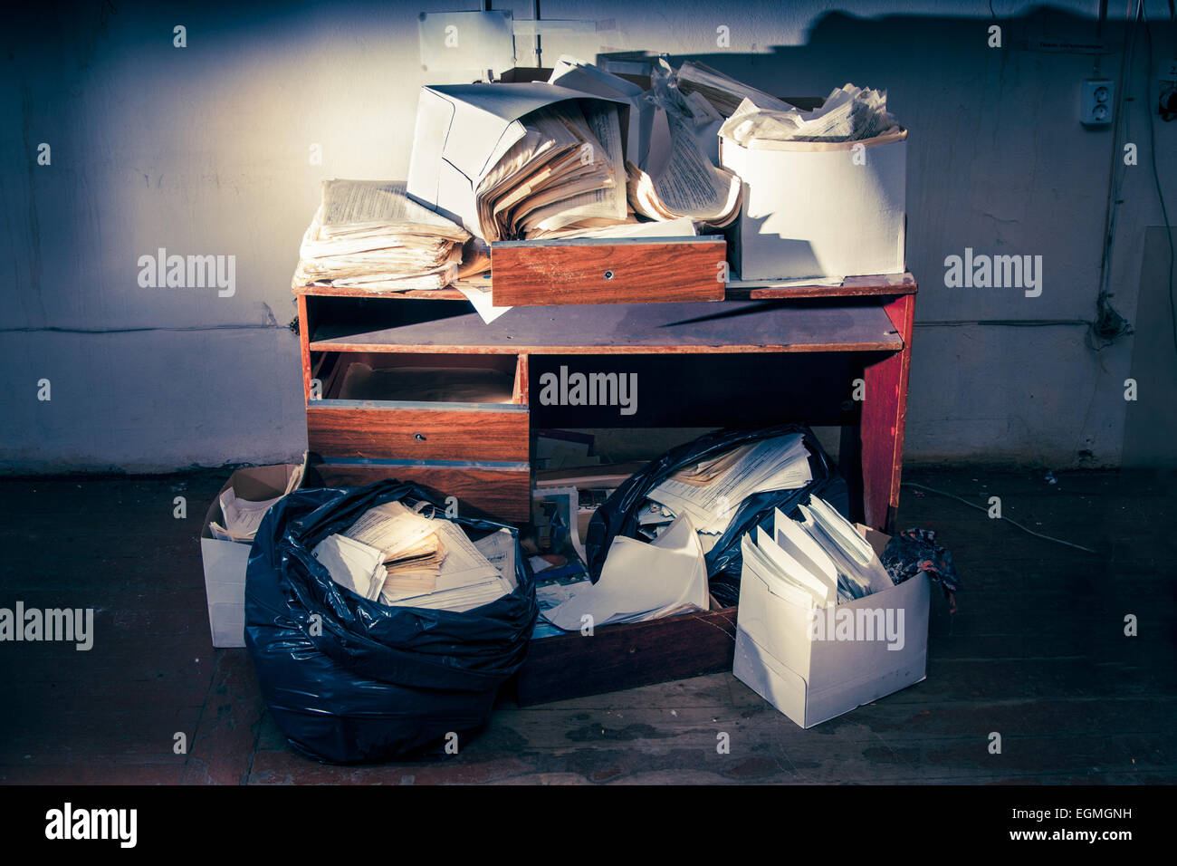 Messy workplace table stack paper hi-res stock photography and images ...