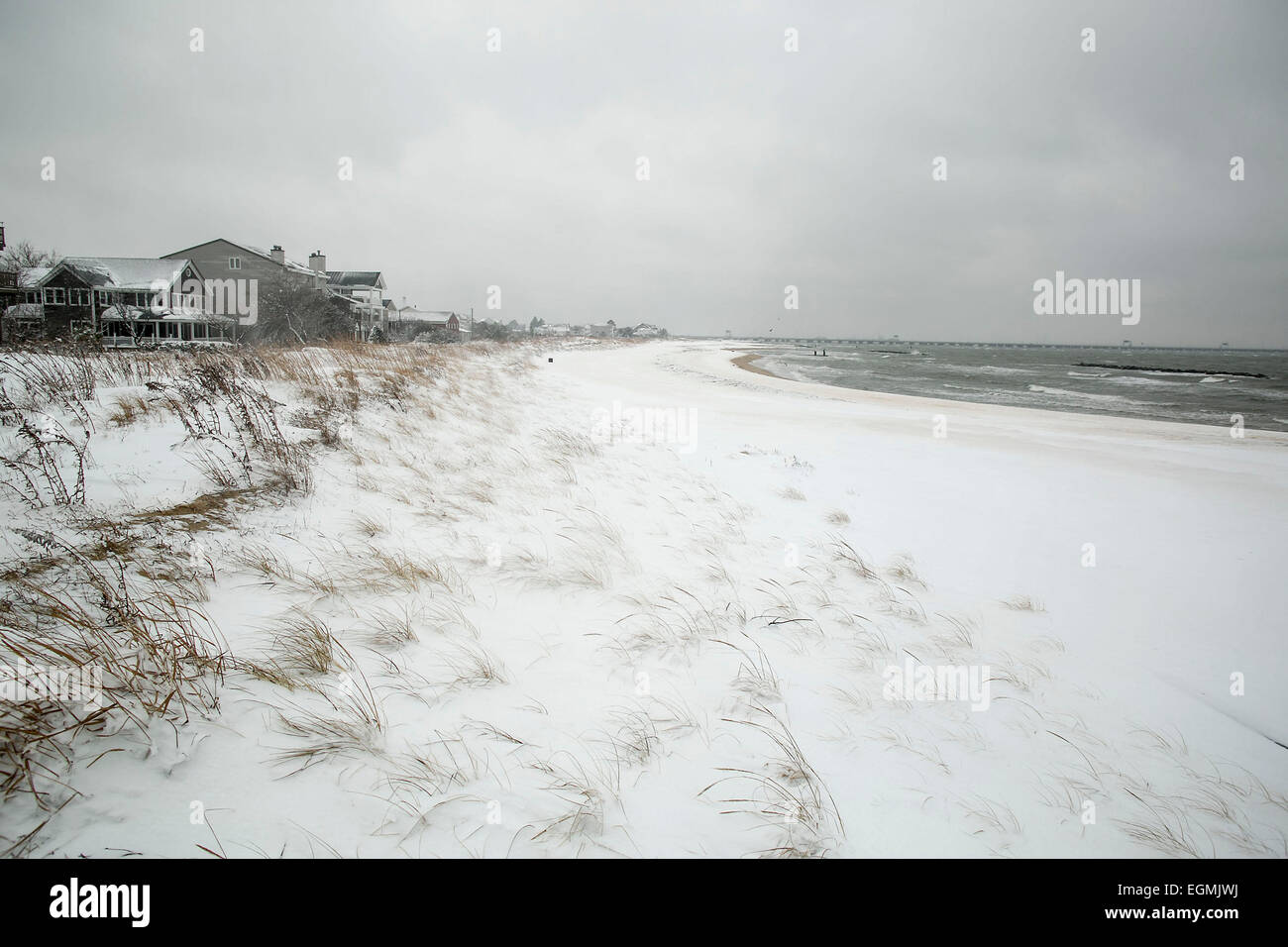Norfolk, Virginia, USA. 26th Feb, 2015. Snow blown Beach at 13th View ...