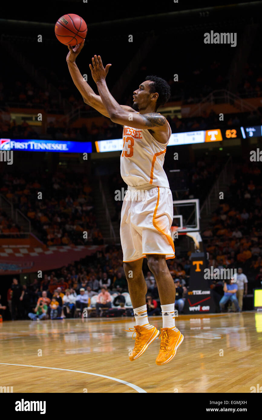 February 26, 2015: Derek Reese #23 of the Tennessee Volunteers shoots ...