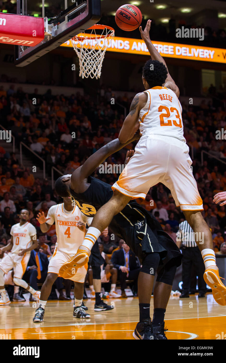 February 26, 2015: Derek Reese #23 of the Tennessee Volunteers shoots ...