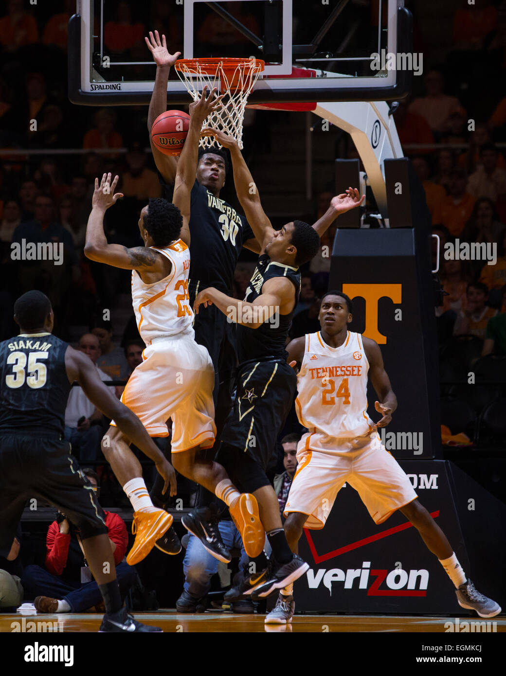 February 26, 2015: Derek Reese #23 of the Tennessee Volunteers shoots ...