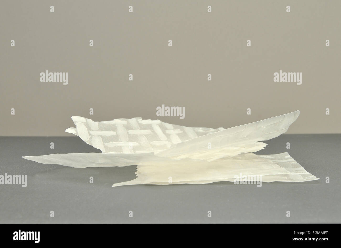 Edible rice paper hi-res stock photography and images - Alamy