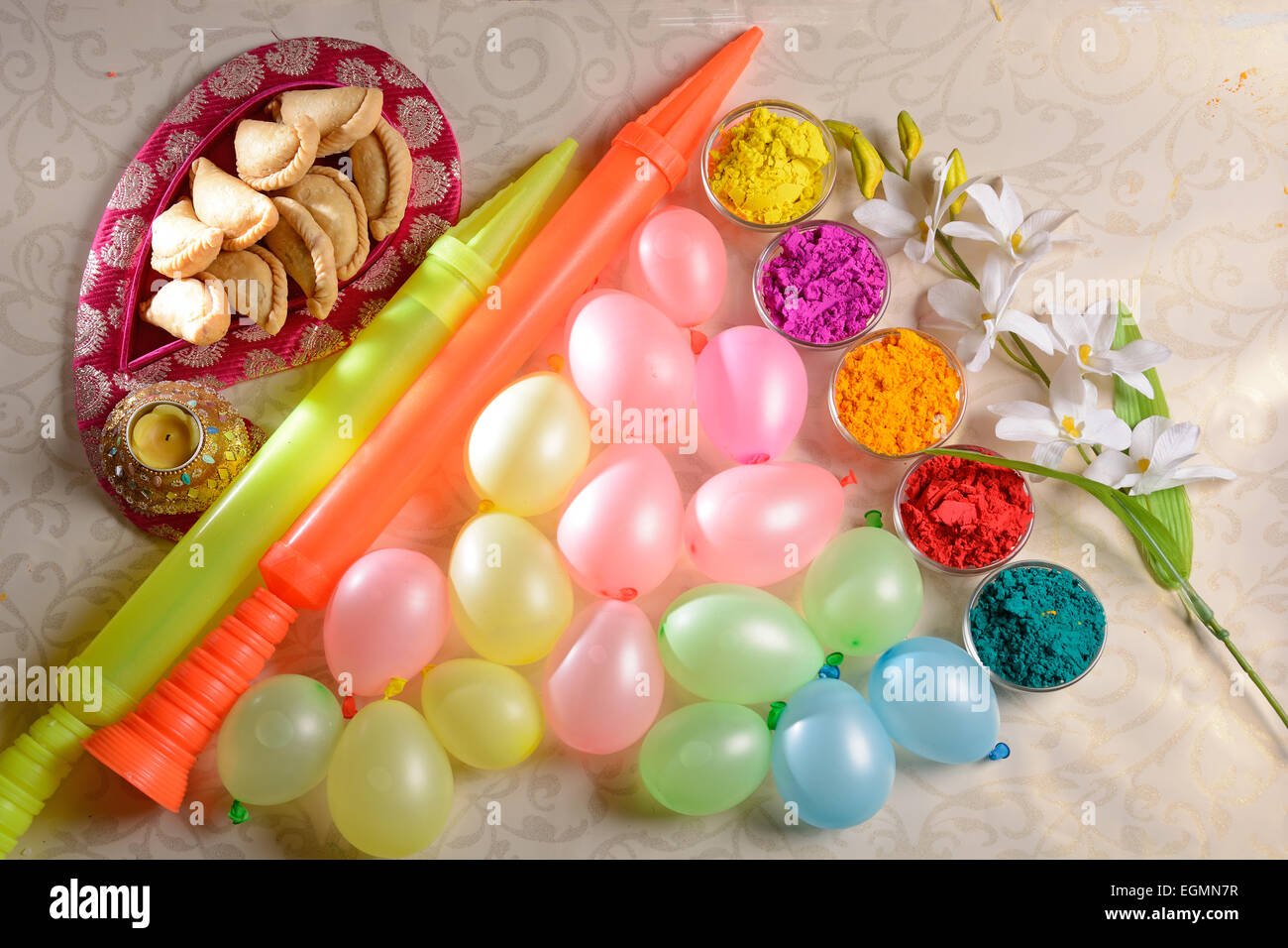 Saffron balloons hi-res stock photography and images - Alamy