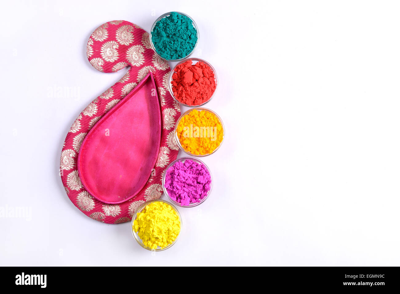 Colorful gulaal in the bowl Stock Photo - Alamy