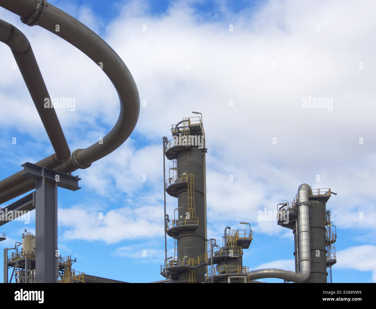 Distillation tower hi-res stock photography and images - Alamy