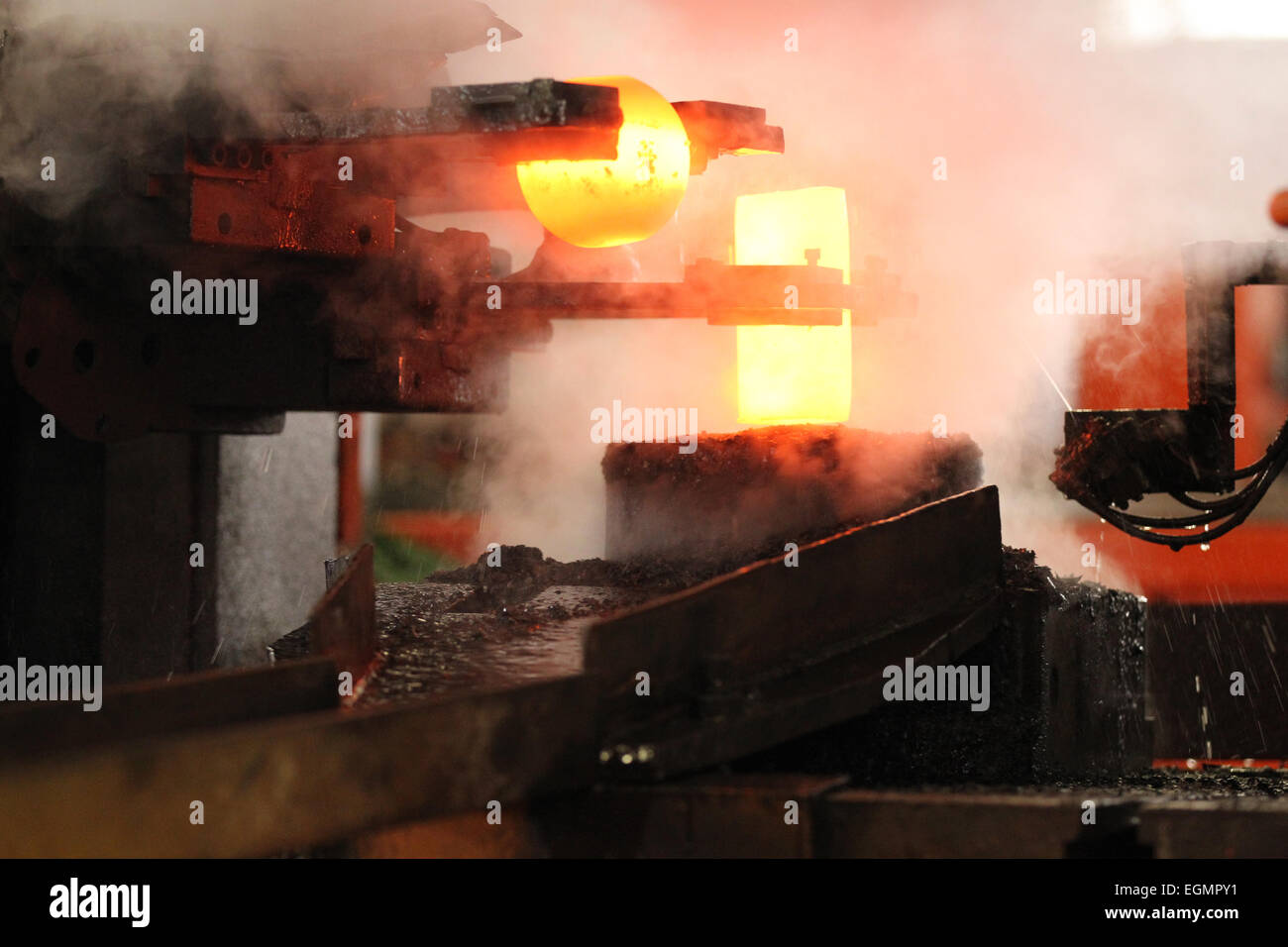 Forging process hi-res stock photography and images - Alamy