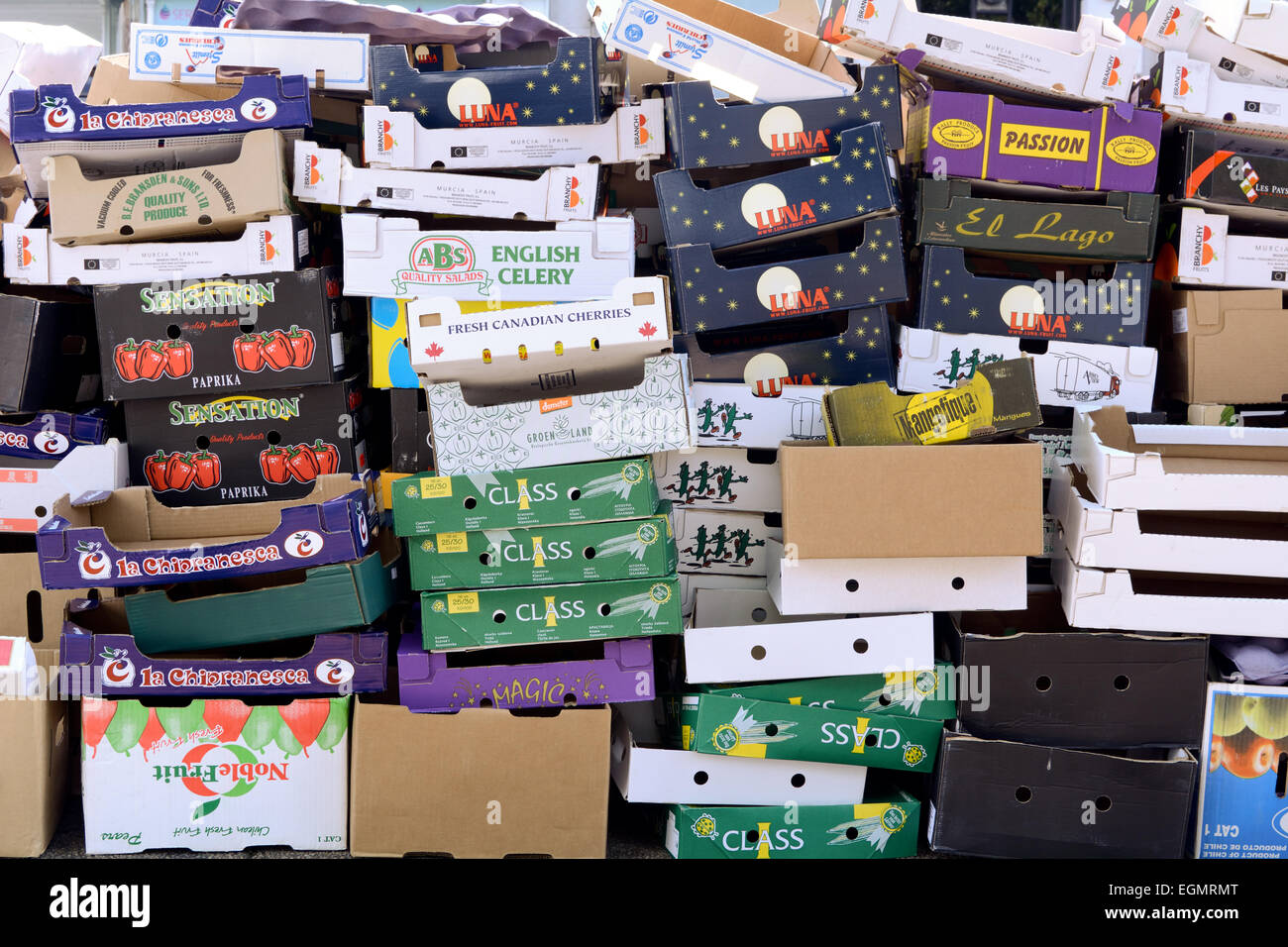 Stacked fruit boxes hi-res stock photography and images - Alamy