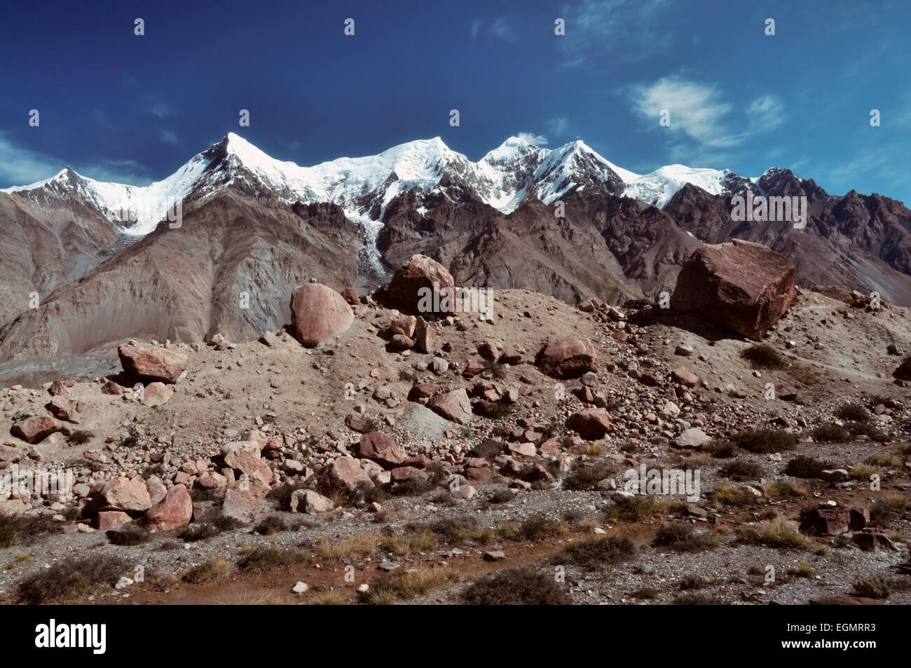 Large rocks hi-res stock photography and images - Alamy