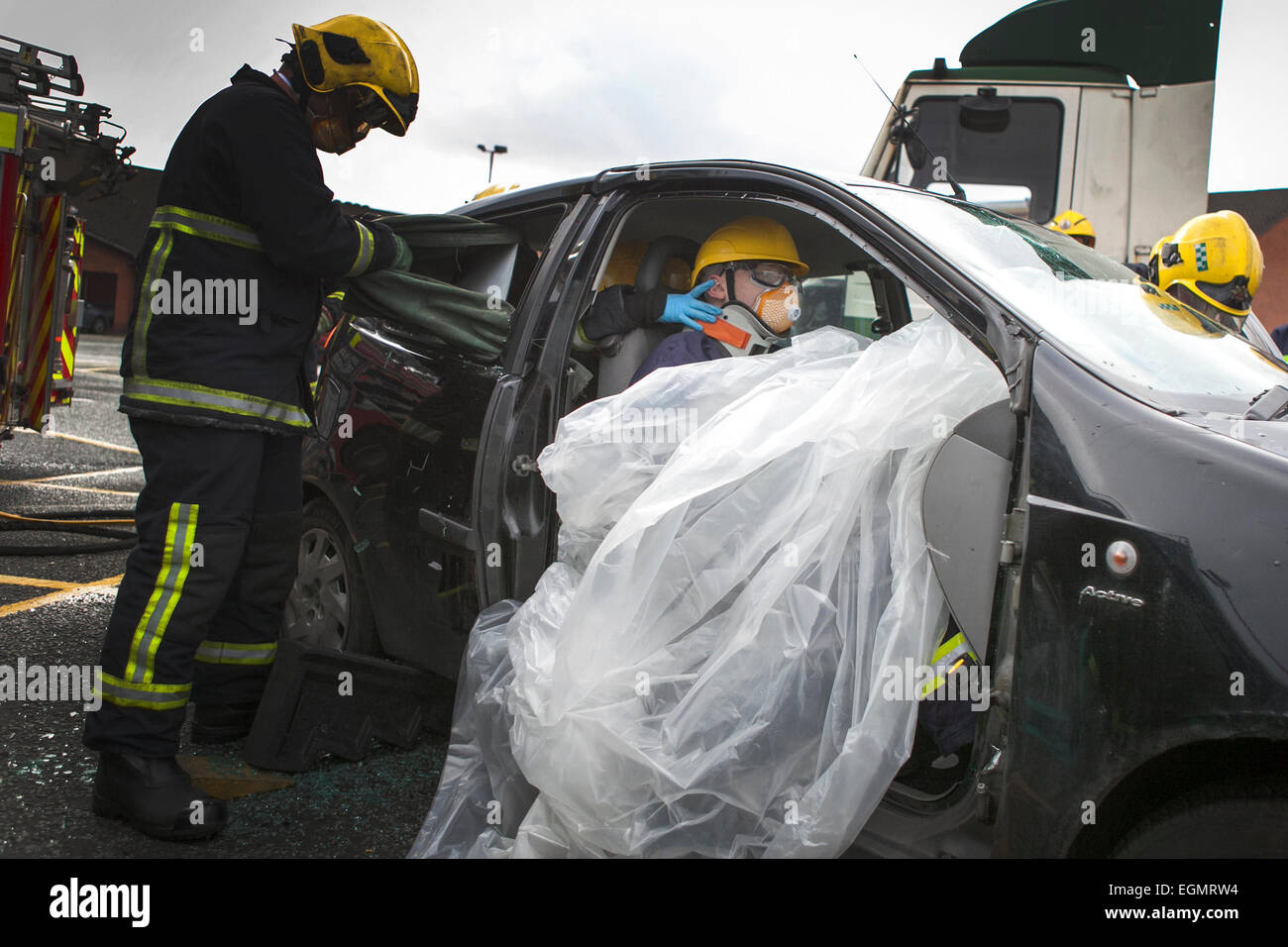 Crash fire rescue hi-res stock photography and images - Alamy