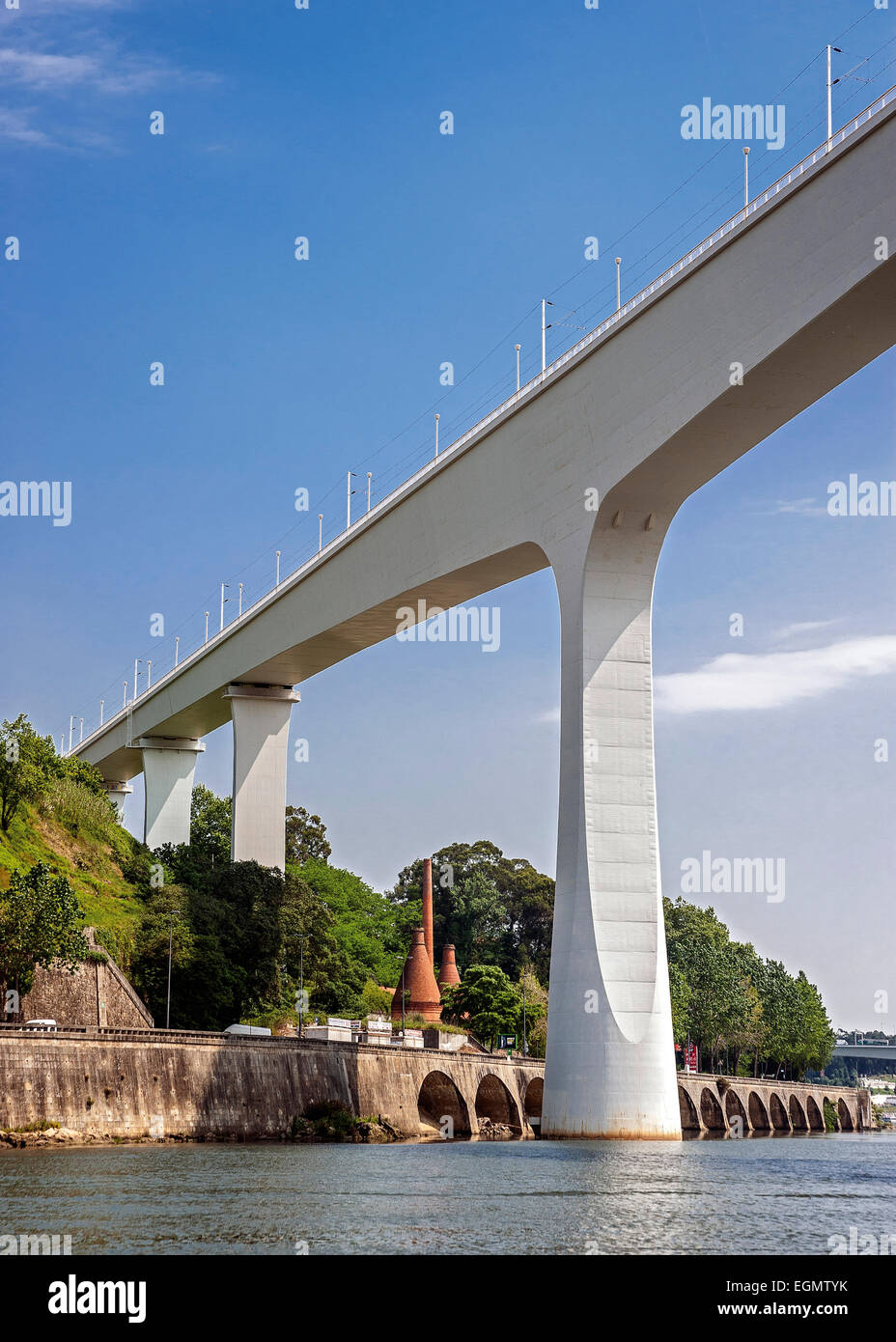 Three arch bridge hi-res stock photography and images - Alamy