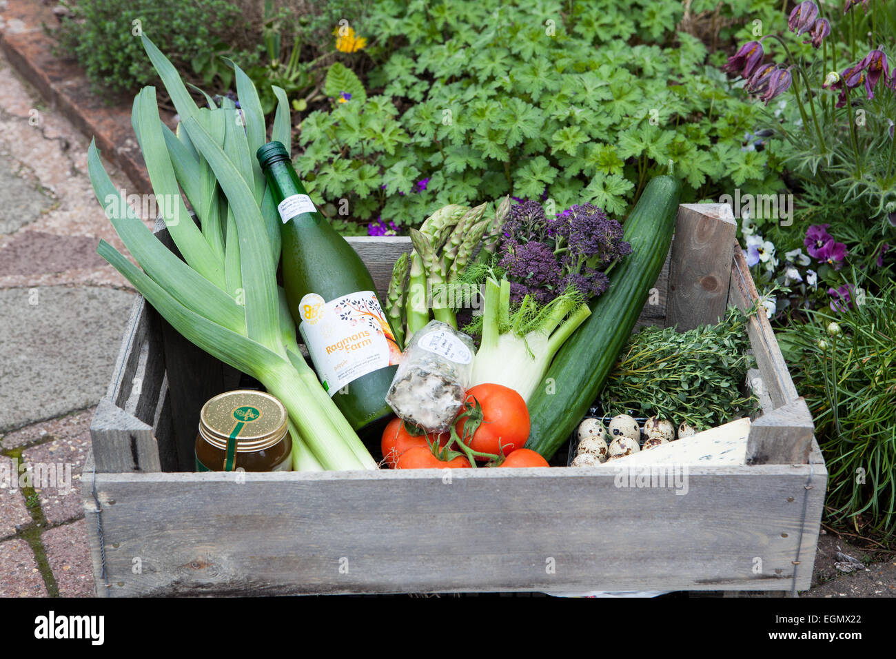 Vegetable box delivery hi-res stock photography and images - Alamy