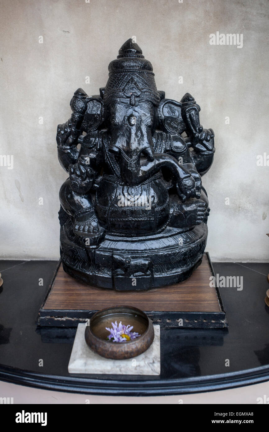 Ganesh statute India Stock Photo - Alamy