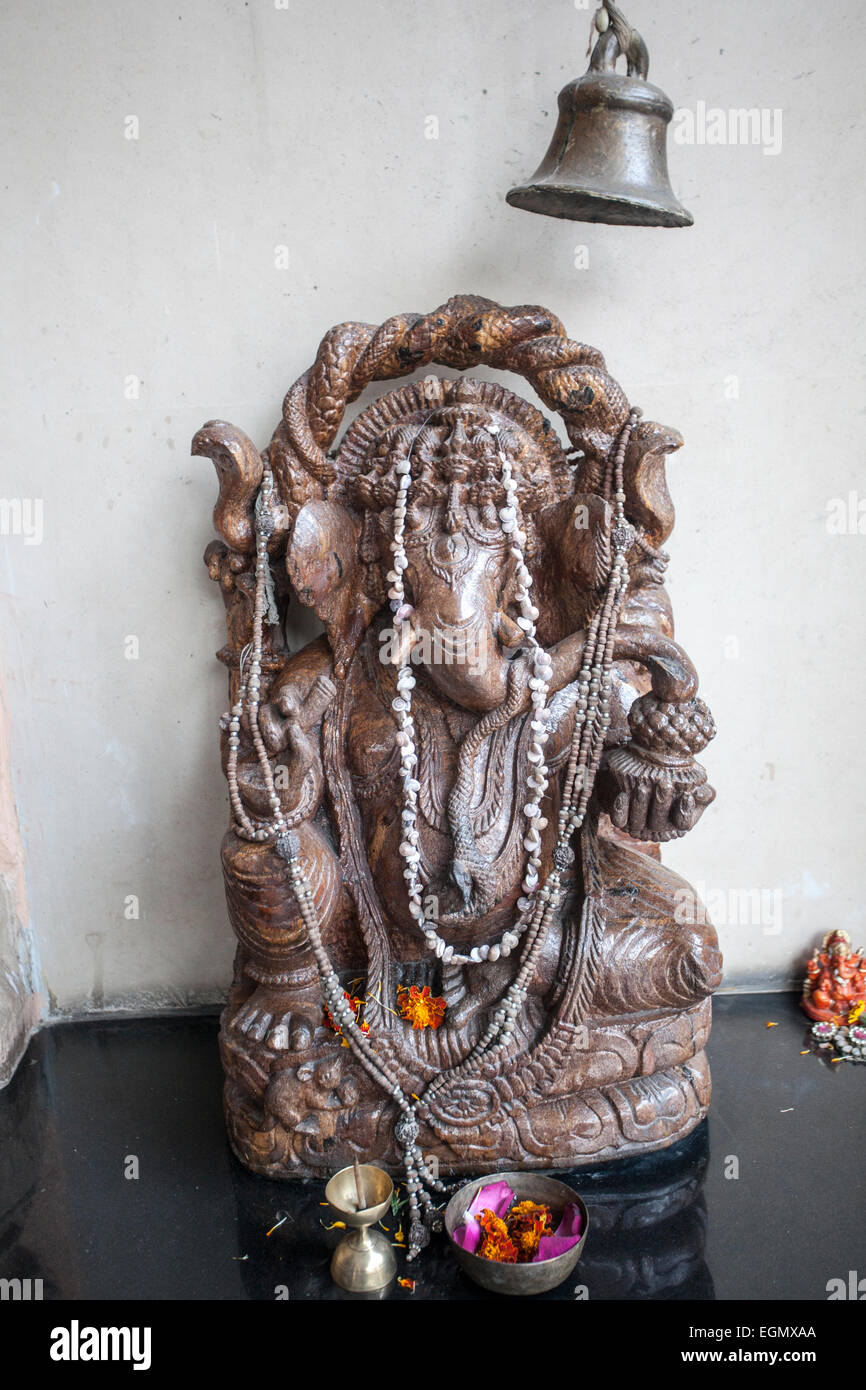 Ganesh statute India Stock Photo - Alamy