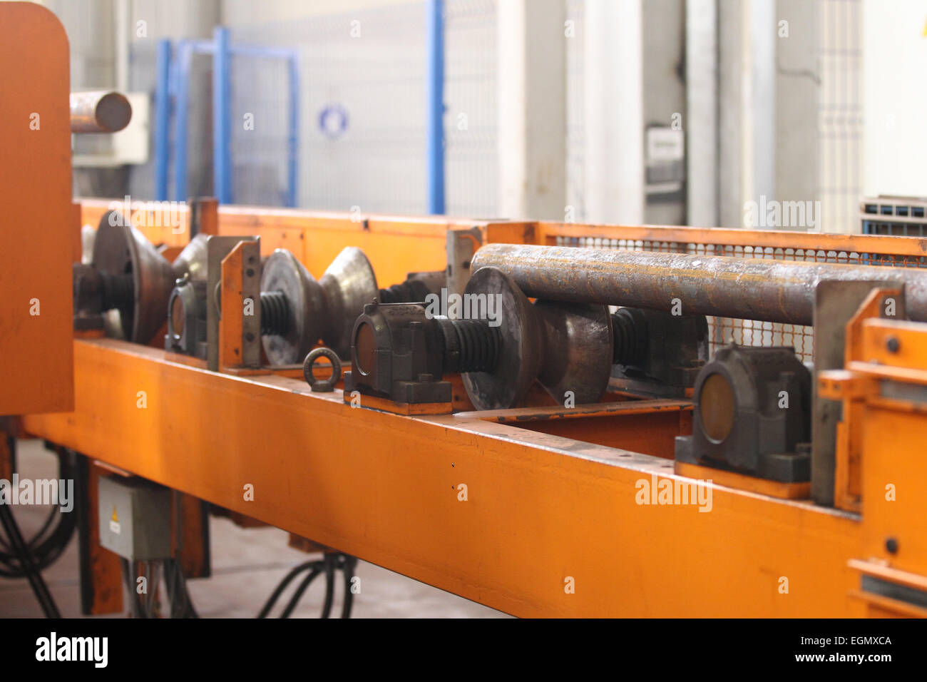 Movement round metal bar hi-res stock photography and images - Alamy