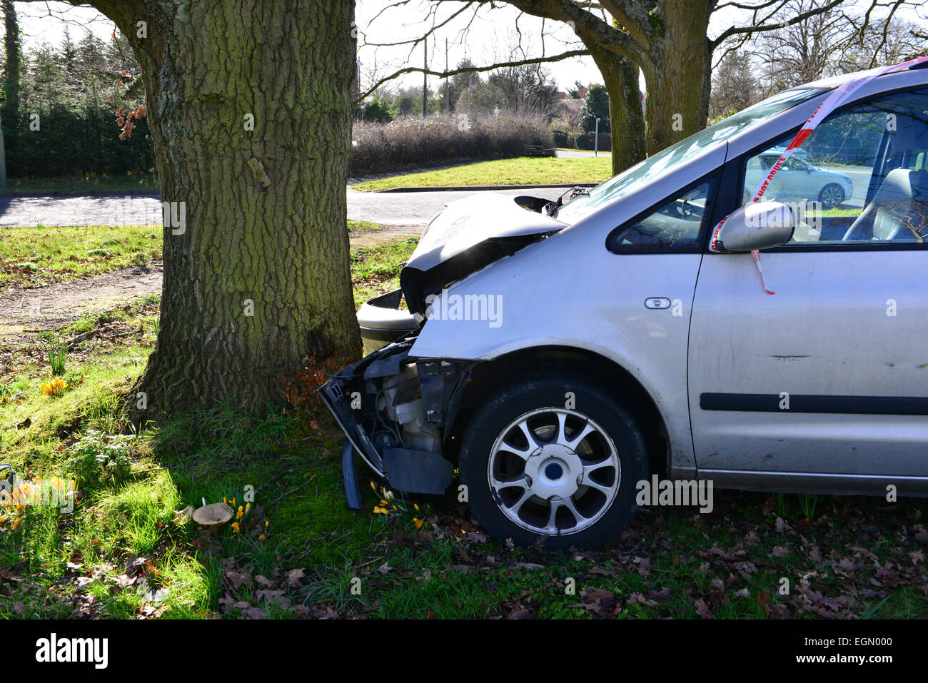 Crashed ford hi-res stock photography and images - Alamy
