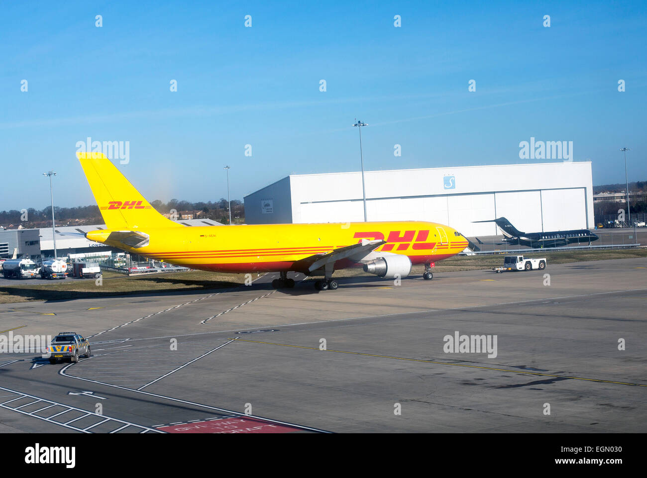 Dhl plane hi-res stock photography and images - Alamy