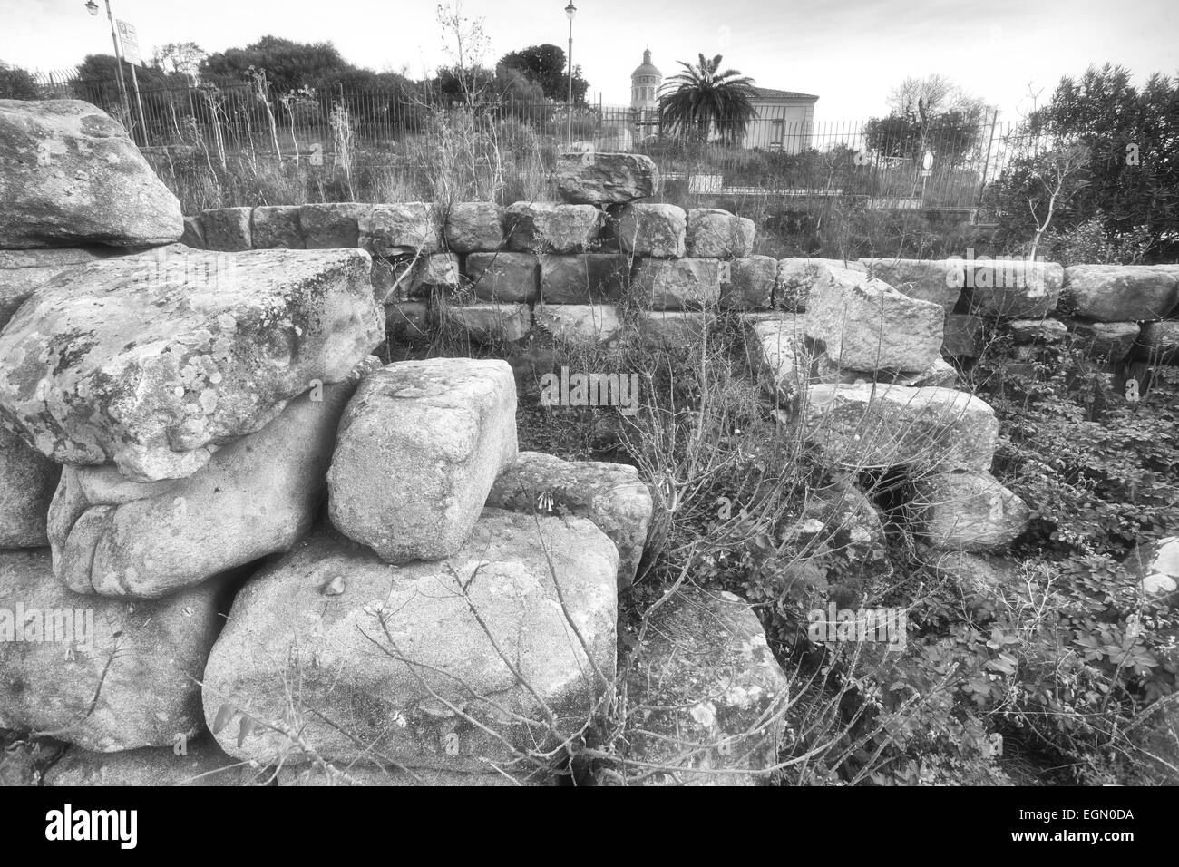 Walls for protection Black and White Stock Photos & Images - Alamy
