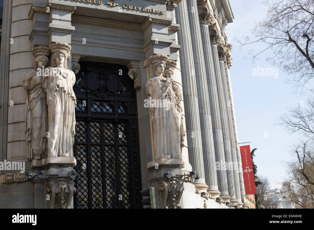 Madrid architecture columns statues Stock Photo - Alamy