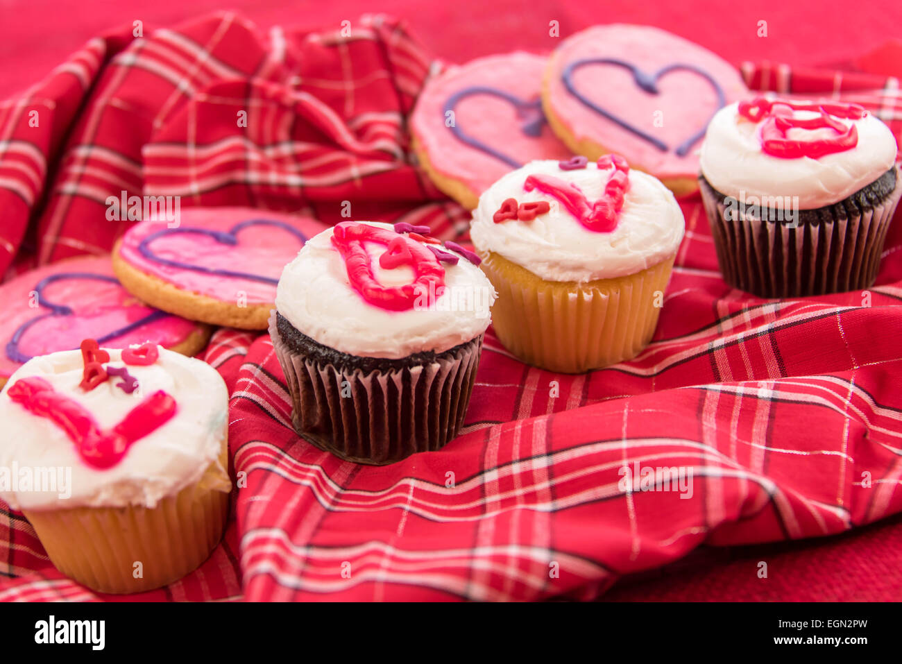 Valentines Day cupcakes with frosting letters spelling LOVE Stock Photo ...