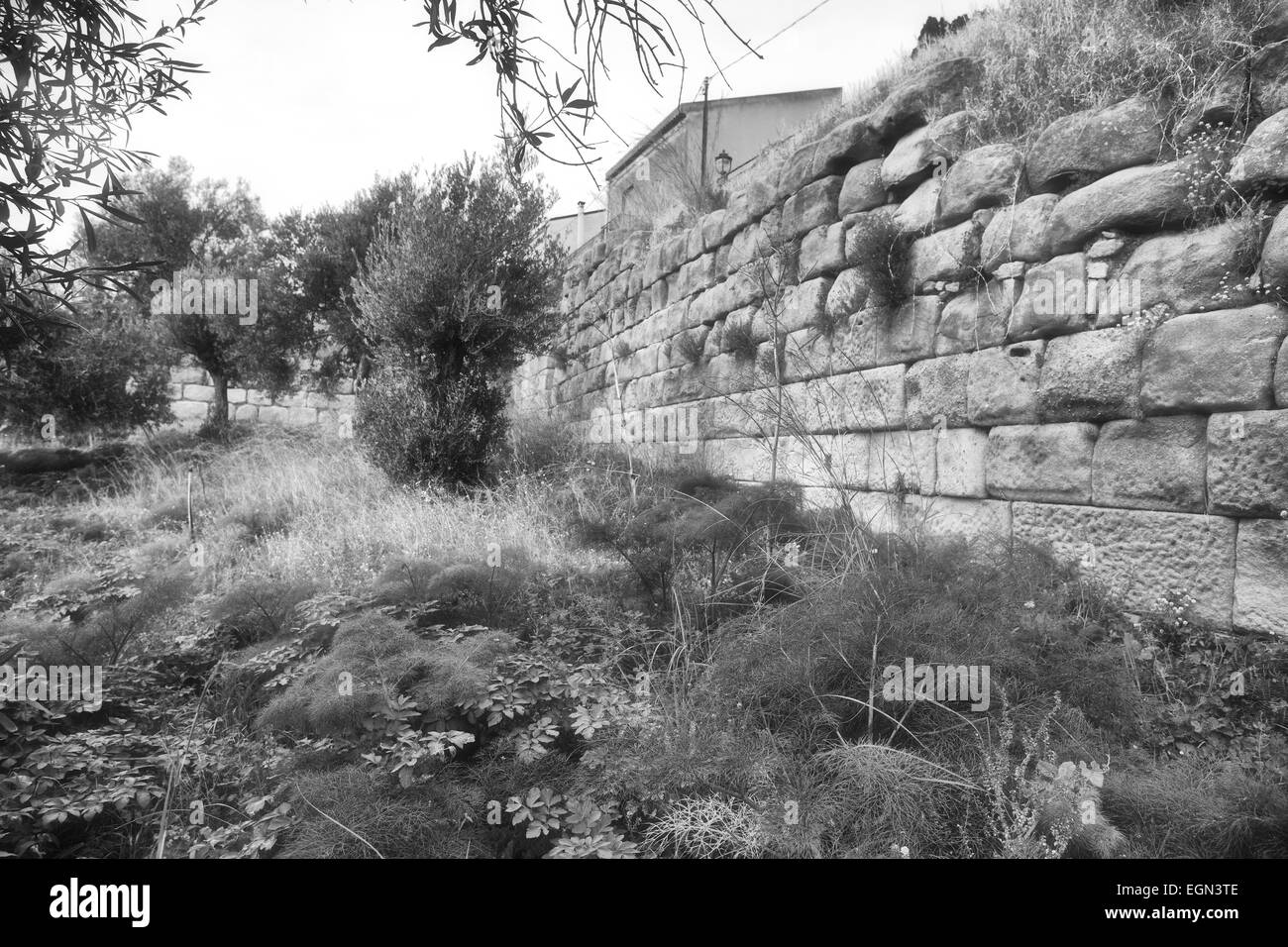 Walls for protection Black and White Stock Photos & Images - Alamy