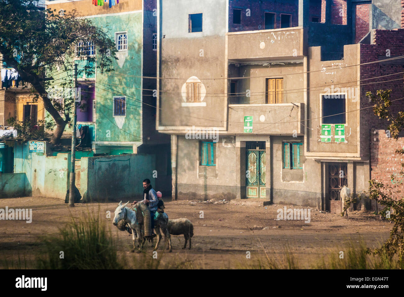 An Egyptian village in the rural countryside between Luxor and Cairo ...