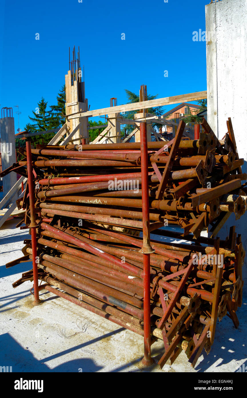 Steel scaffolding hi-res stock photography and images - Alamy