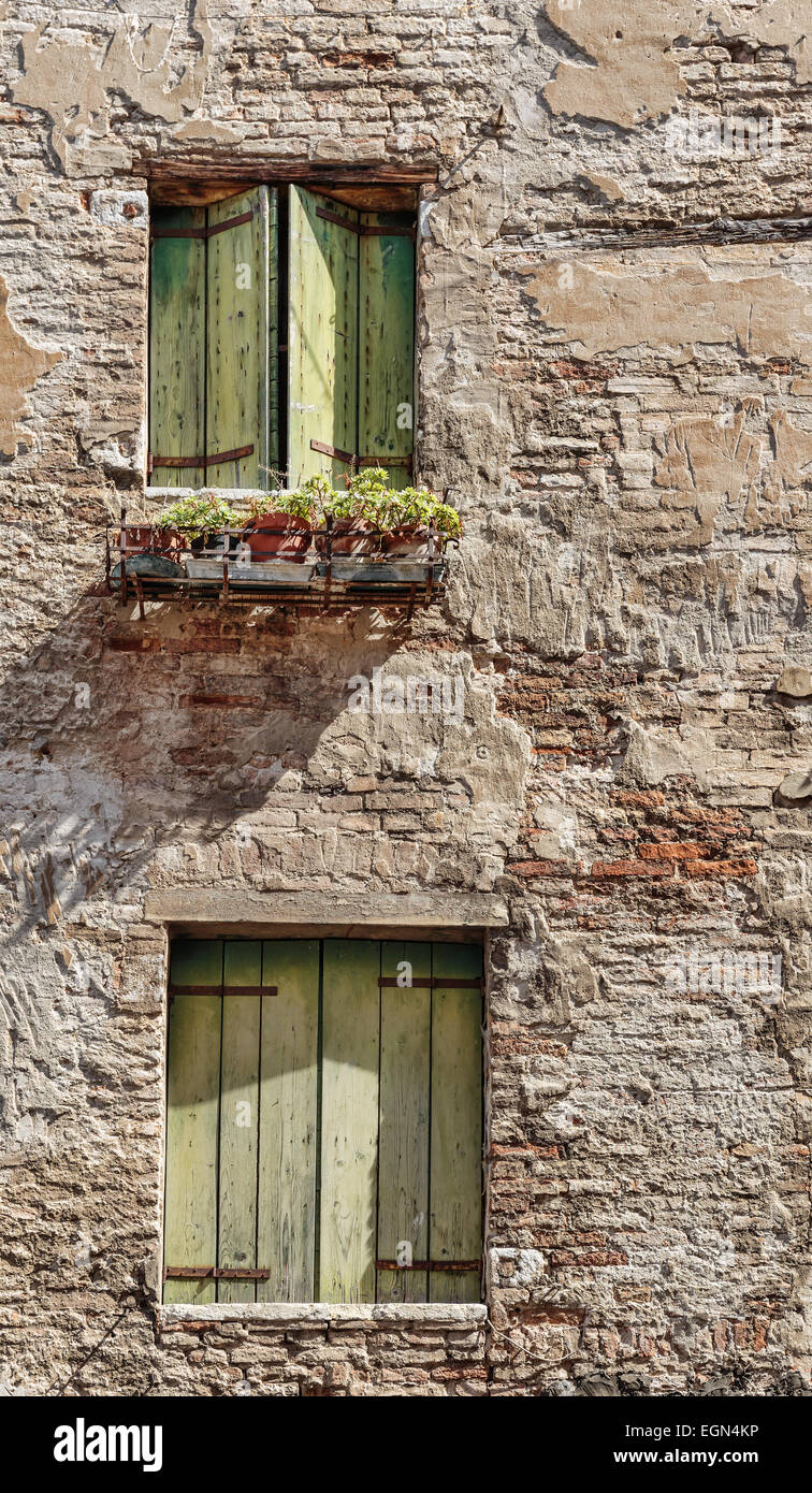 Italian house facade hi-res stock photography and images - Alamy