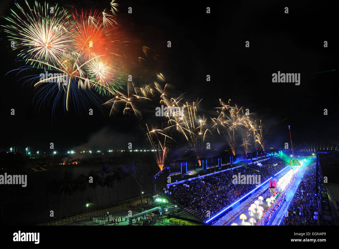 Singapore, Singapore. 27th Feb, 2015. Fireworks explode over Singapore ...