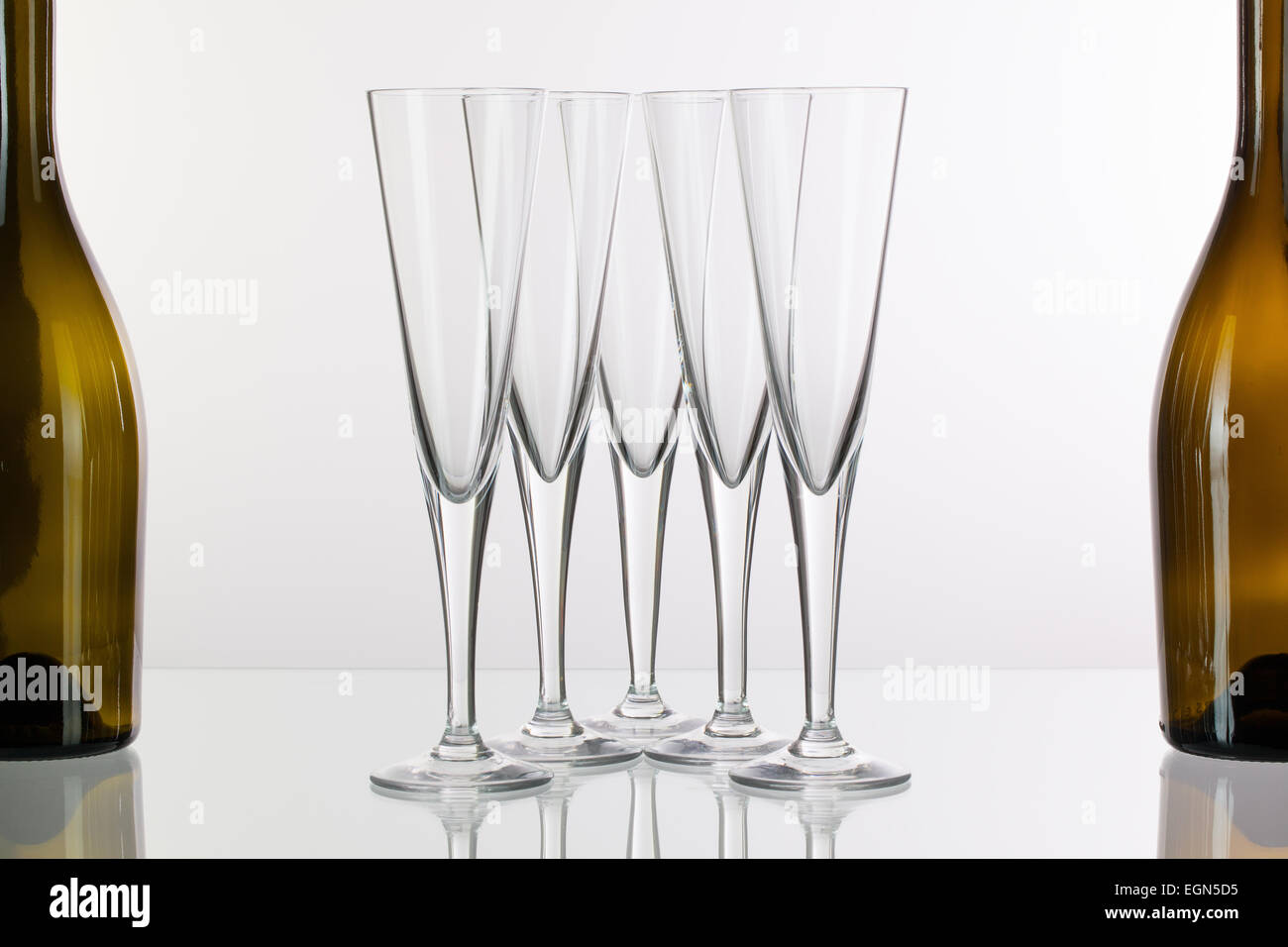 Five bar plate hi-res stock photography and images - Alamy