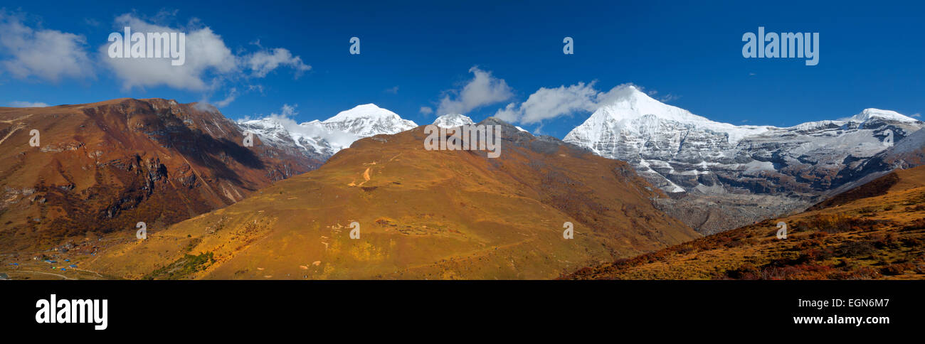 Himalaya panoramic view hi-res stock photography and images - Alamy