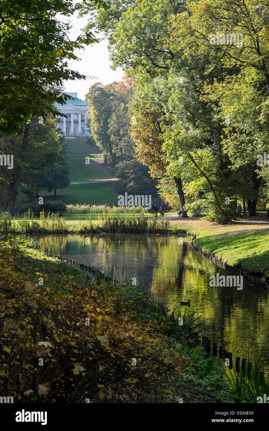 Park lazienkowski hi-res stock photography and images - Alamy