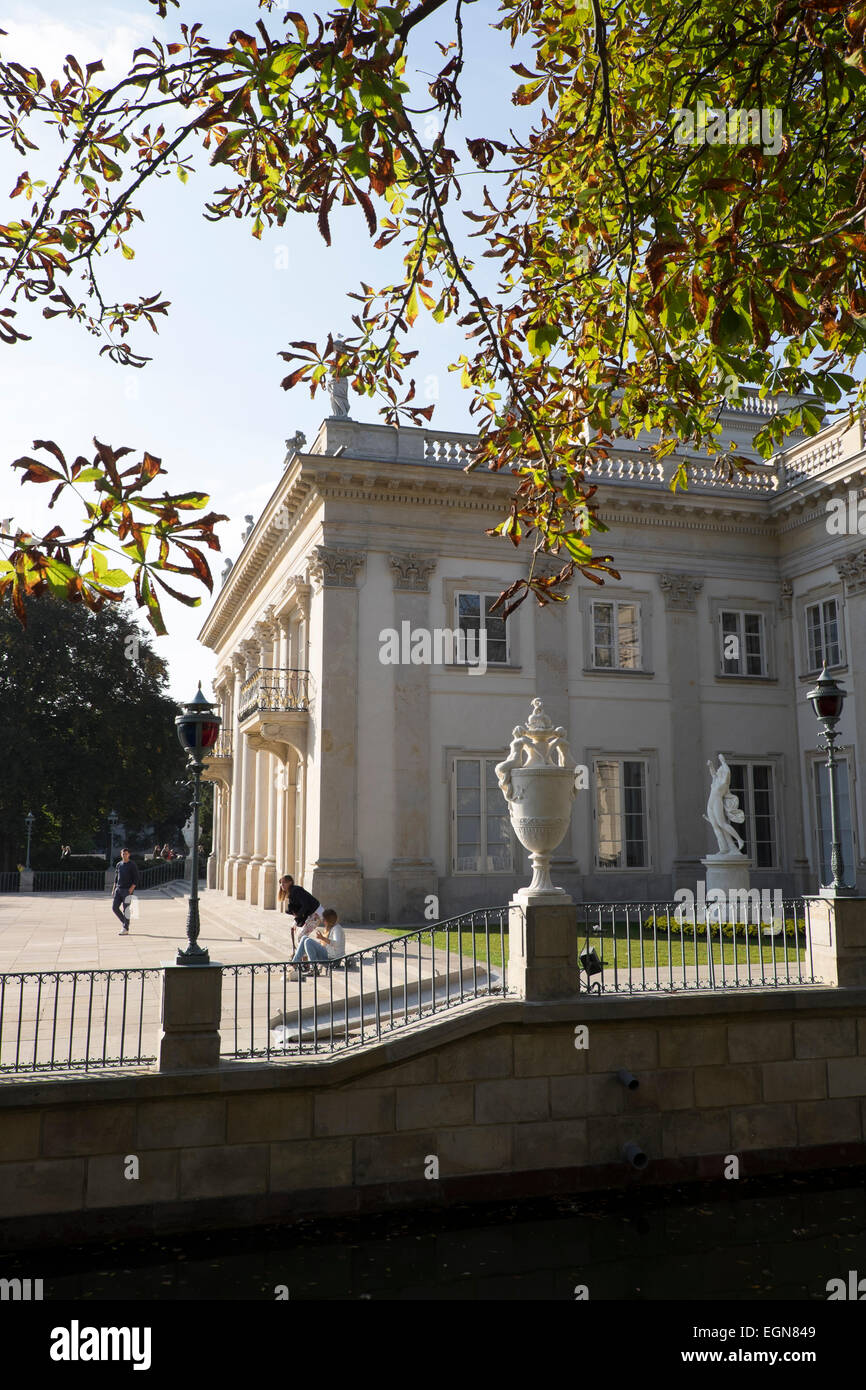 Palace on the Isle in Warsaw's Lazienkowski Park Stock Photo - Alamy