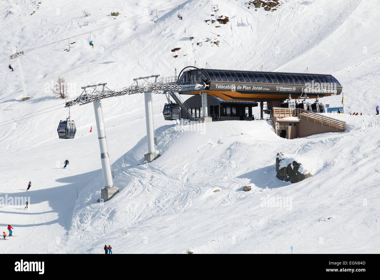 Plan Joran. The top station of the new Plan Joran bubble lift at the ...