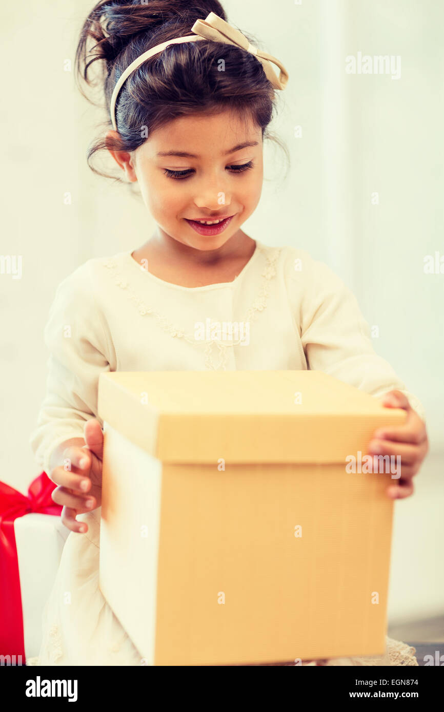 happy child girl with gift box Stock Photo - Alamy