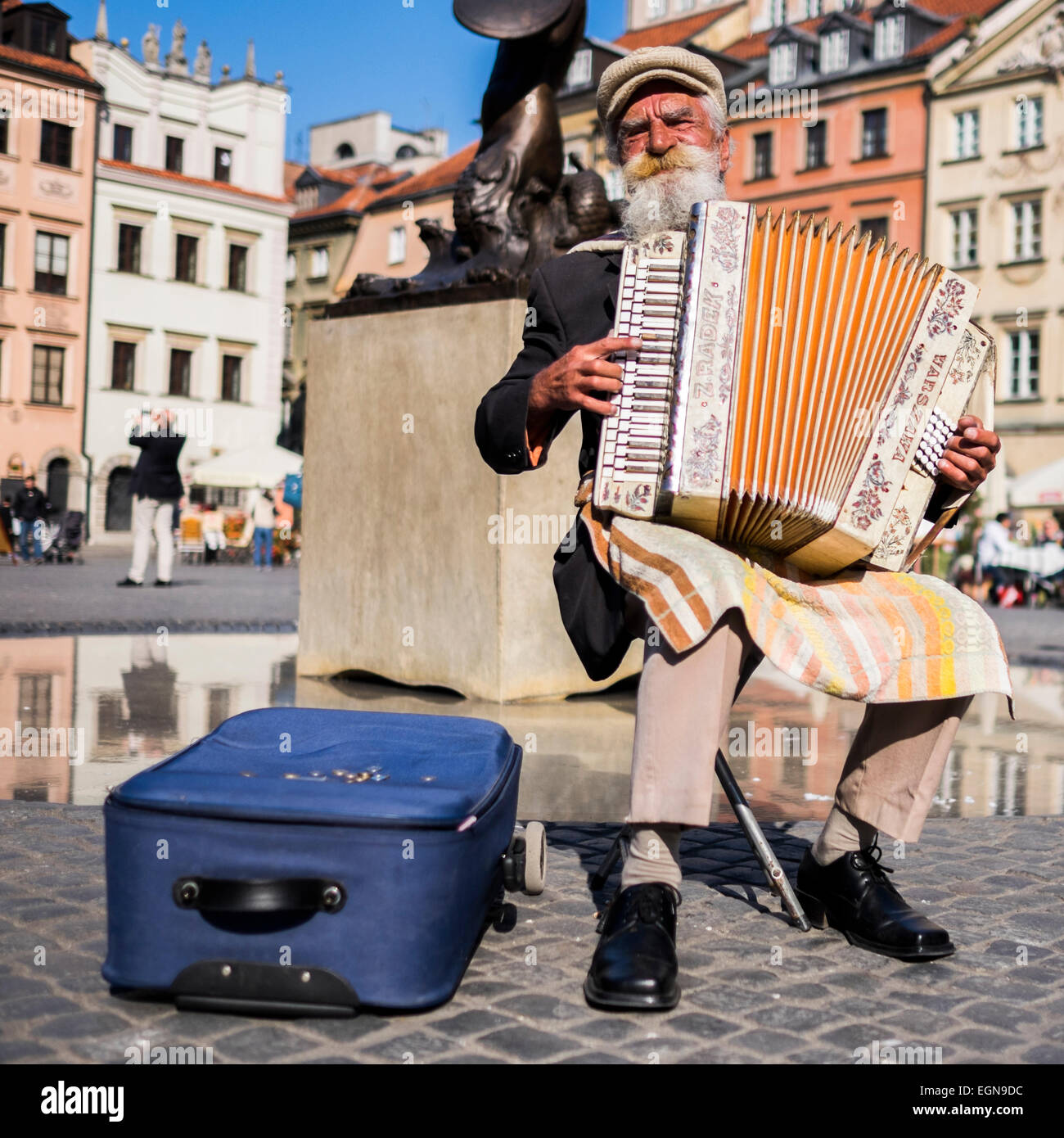 Old man busking hi-res stock photography and images - Alamy